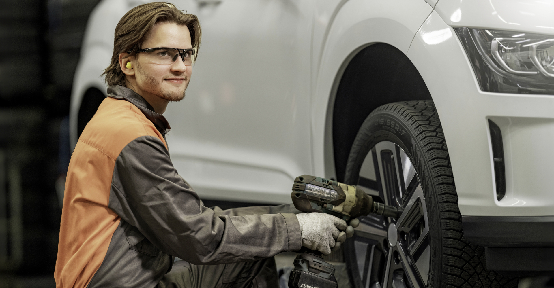 Sähköauton renkaanvaihto - Tuo autosi Vianorille - Vianor